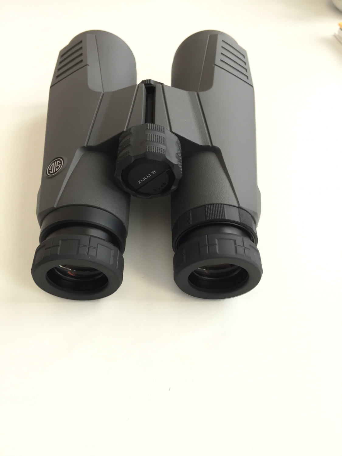 SIG SAUER Zulu 9 9×45 – Binoculars Today